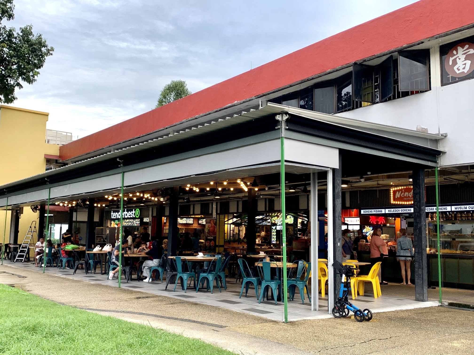 Halal Seafood Restaurant at Haig Road @ HDB Haig View