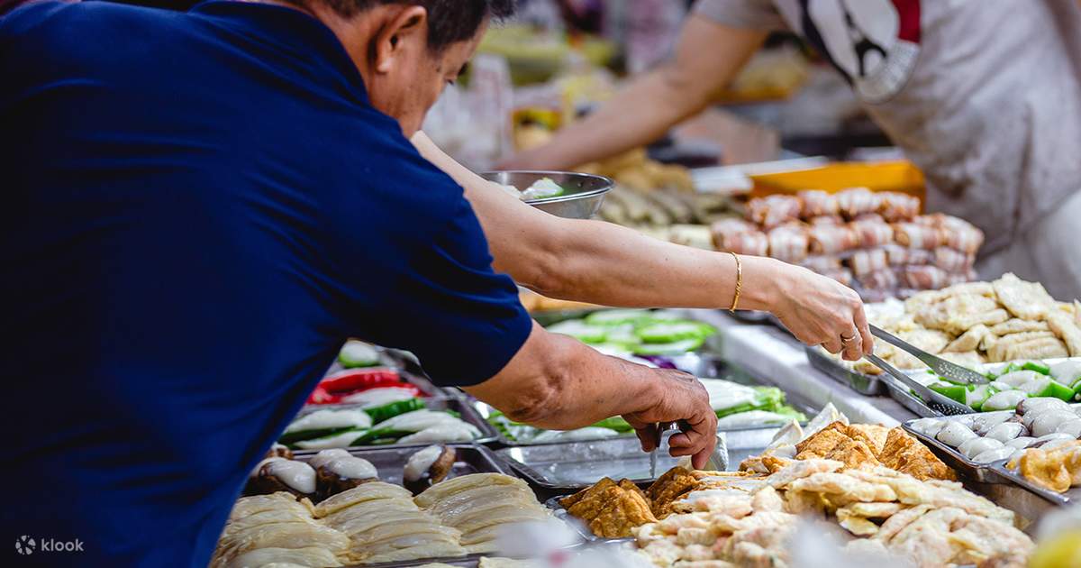 Chinatown Food Tasting & Walking Tour @ Chinatown Complex Food Centre