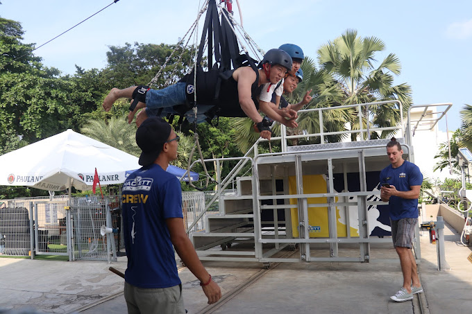 Giant Swing at Skypark Sentosa @ Skypark Sentosa by AJ Hackett